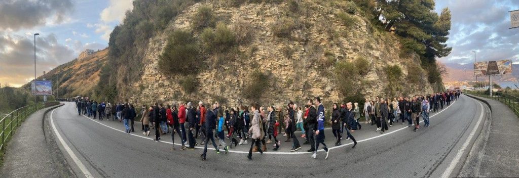 Srpski jug u odbranu svetinja: Od Ulcinja do Herceg Novog verni narod ...