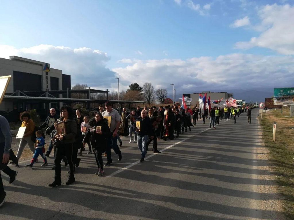 Srpski jug u odbranu svetinja: Od Ulcinja do Herceg Novog verni narod ...