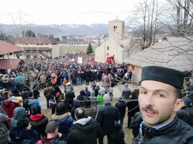 Na desetine hiljada Nikšićana i ove nedelje poručilo: NE DAMO SVETINJE ...