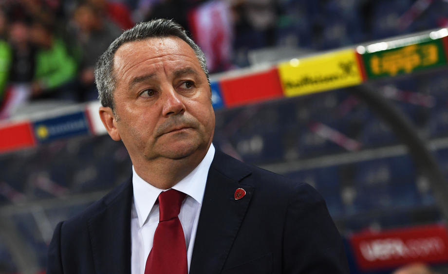 Slaviša Stojanović bivši trener Zvezde u teškom stanju zbog korone ...